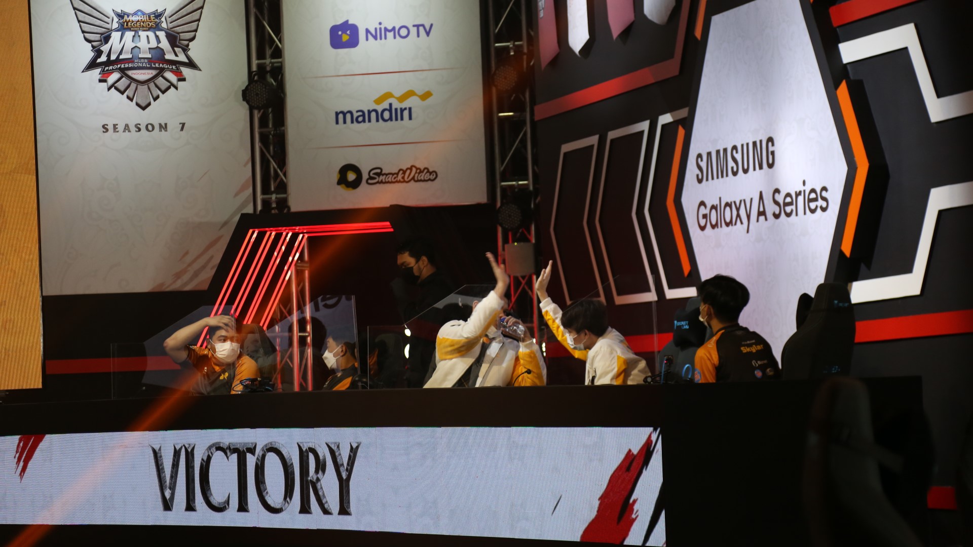 RRQ Hoshi pastikan ada 9 pemain untuk roster MPL ID Season 8 | ONE ...