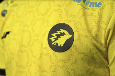 Tengok tampilan home jersey baru ONIC Esports | ONE Esports Indonesia