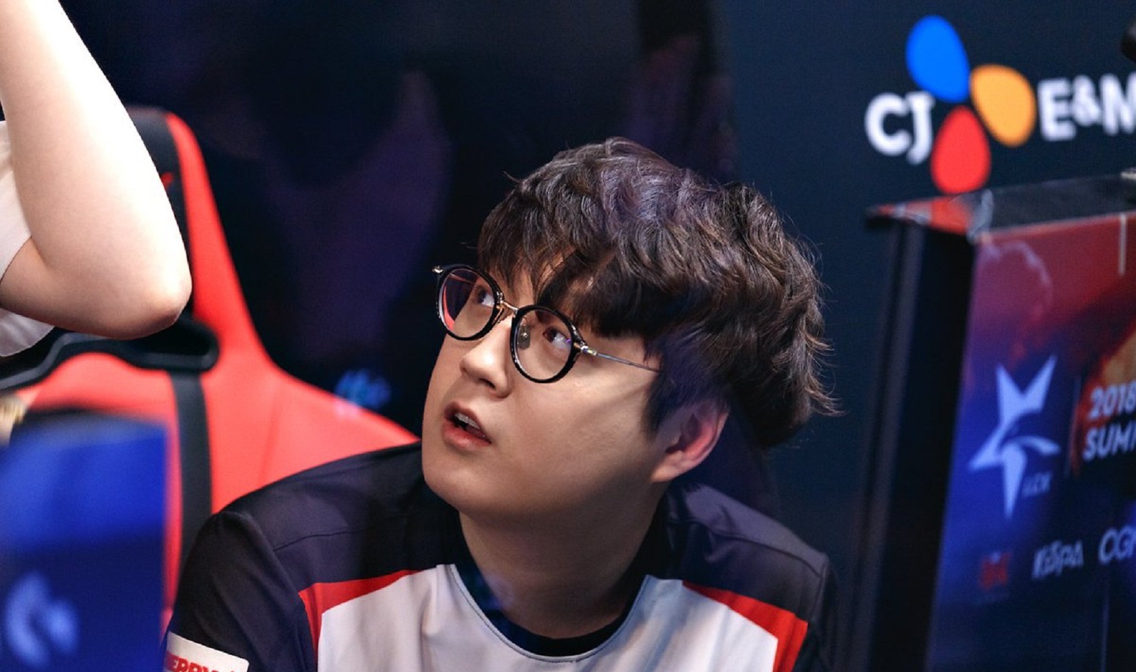 Huyền thoại Mata chính thức lên đường nhập ngũ | ONE Esports Vietnam